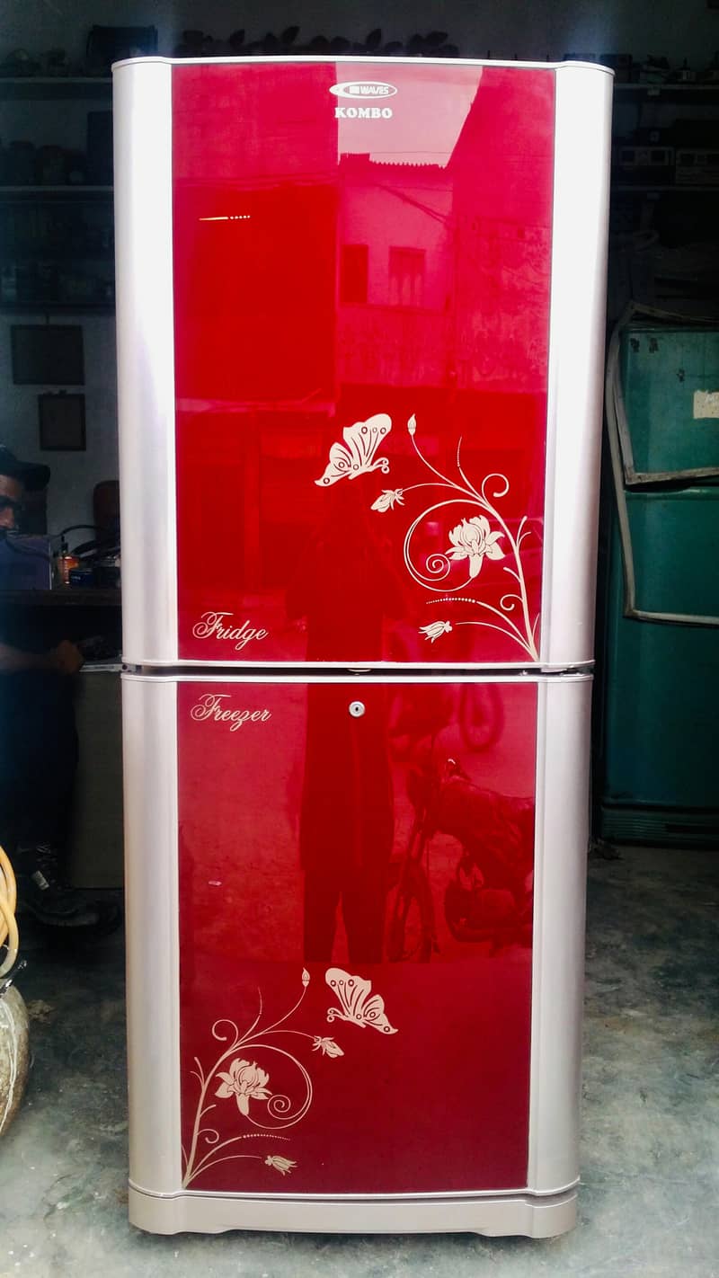 Waves GLASSDOOR (KOMBO) Fridge, Only Few Seasons Used, Made In Japan ...