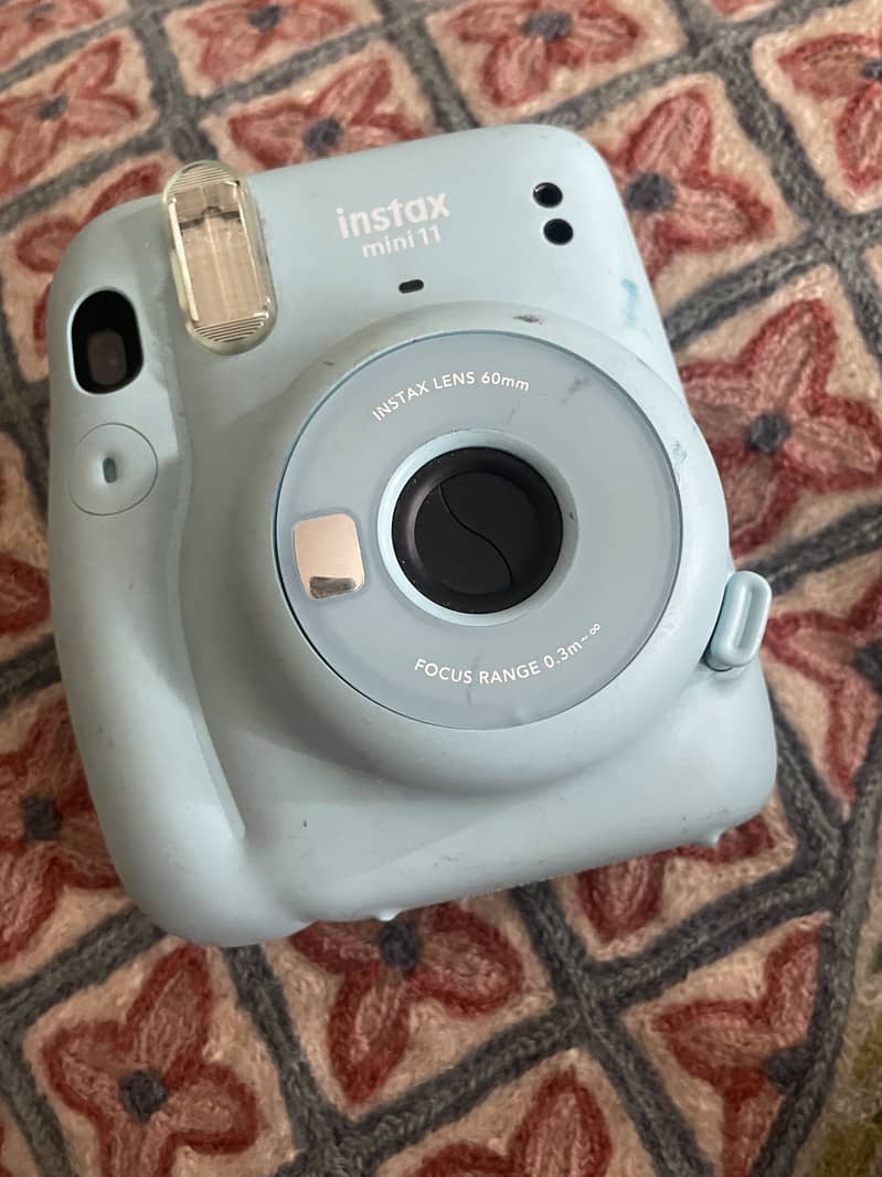Polaroid camera-fujifilm mini instax 11 for sale - Digital Cameras ...