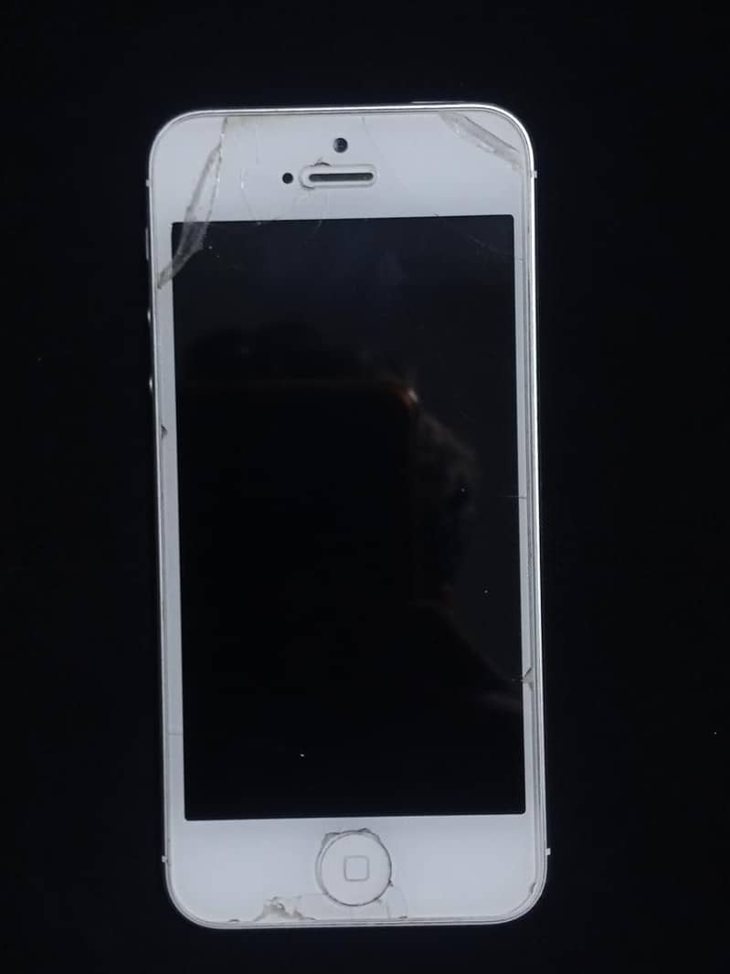 iphone 5 used - Mobile Phones - 1104435428