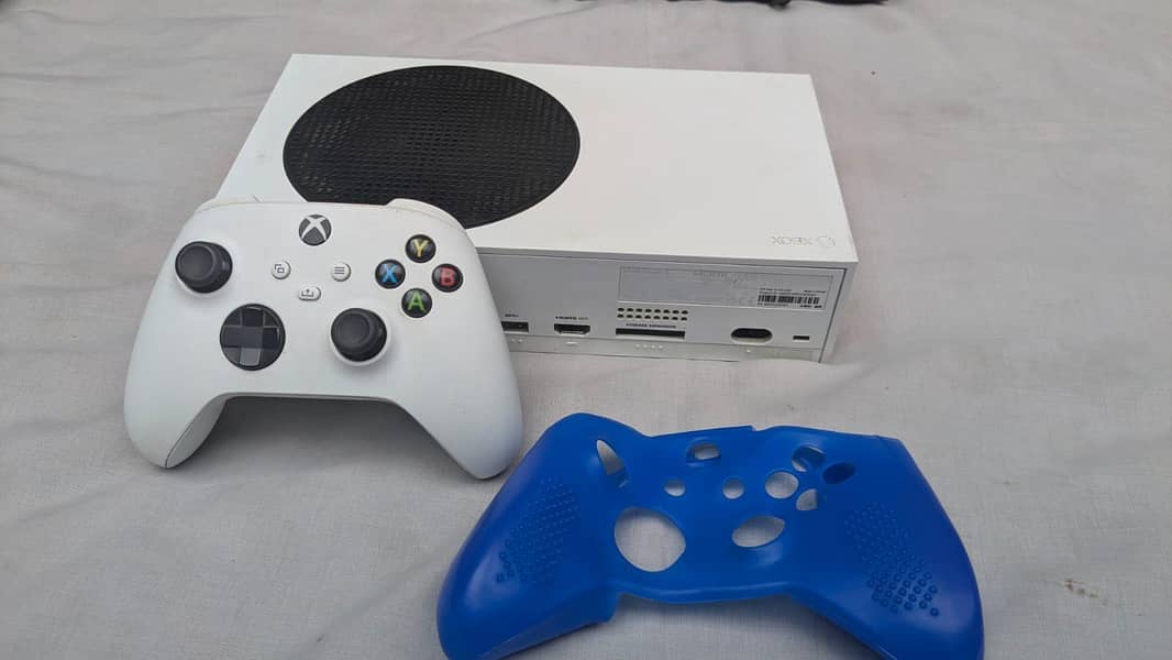 Xbox Series S - Gaming Consoles - 1104519211
