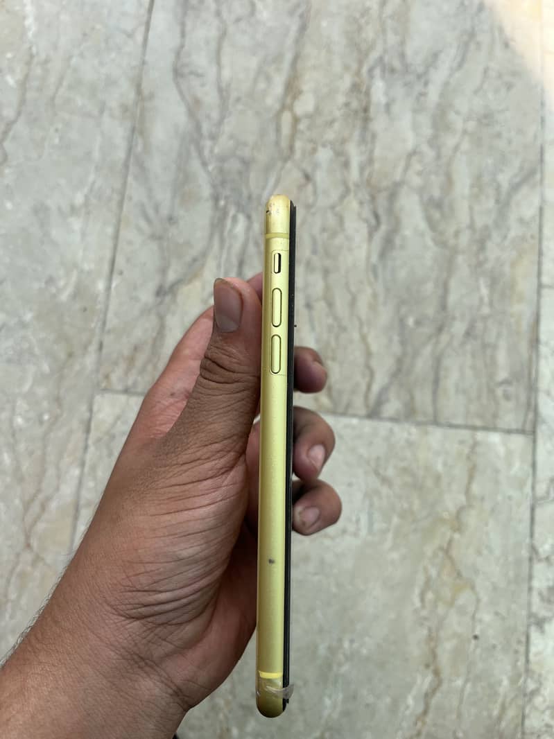 Apple iPhone 11 LLA model - Mobile Phones - 1104590441