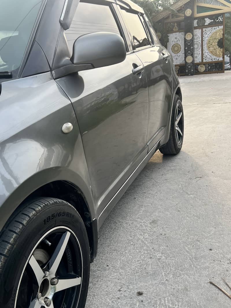 Swift 2012 model grey color - Cars - 1104590645