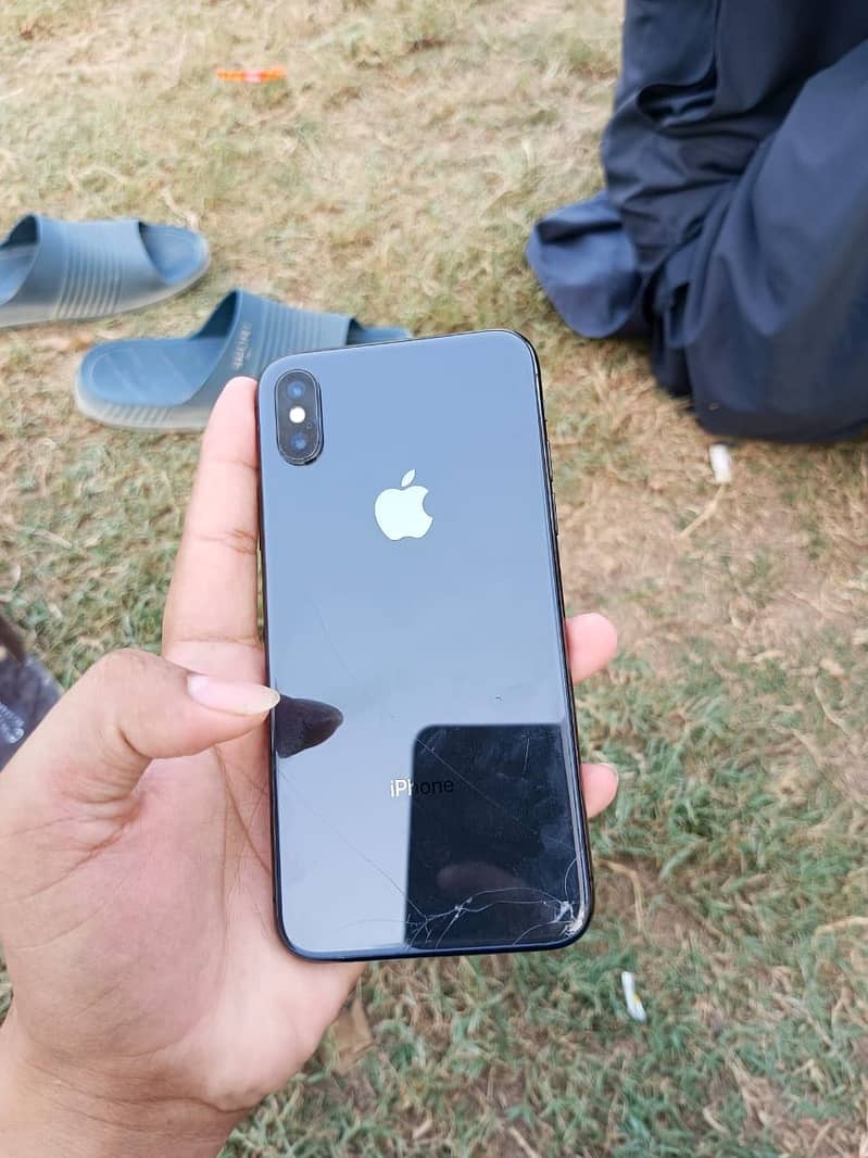 iPhone X - Mobile Phones - 1104647267