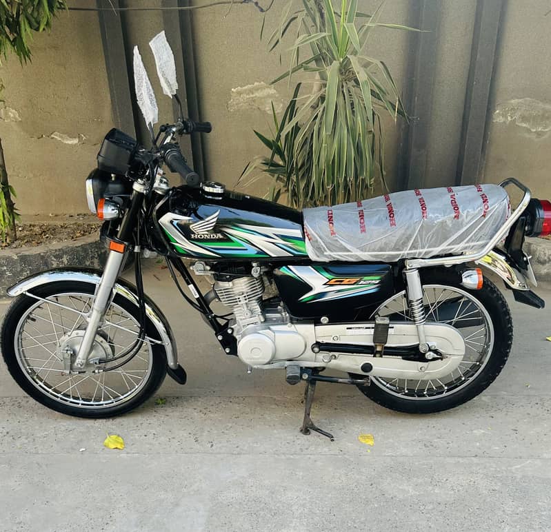 Honda CG 125 2023 Model total original barnd new Bick - Standard ...
