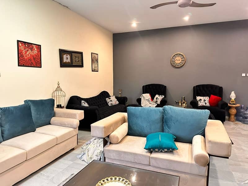 Well Maintained 600 Square Yard 60 Feet Road Corner House For Sale ...