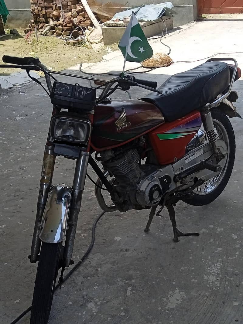 125 Model 2013 red color - Standard - 1104955182