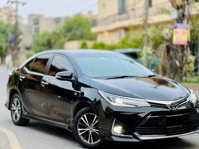 TOYOTA COROLLA ALTIS GRANDE | Brand New Condition - Cars - 1104348349