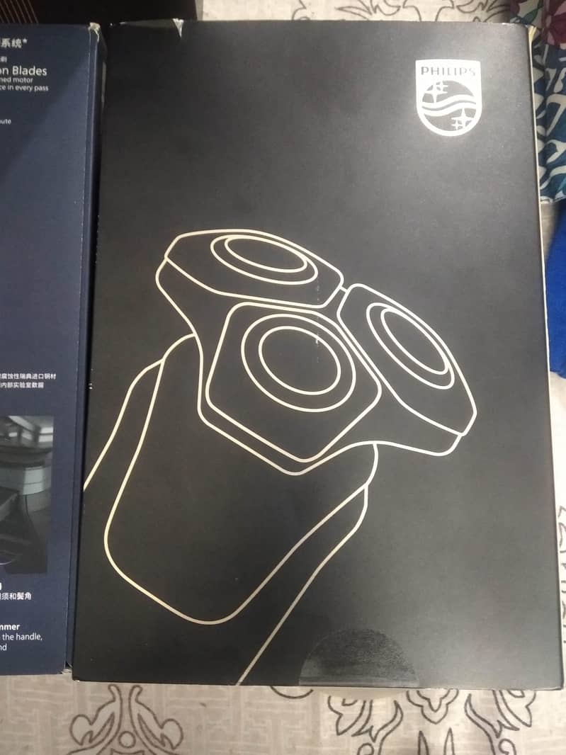 Phillips 7000 series wet & dry shaver unused - Hair Care - 1104984089