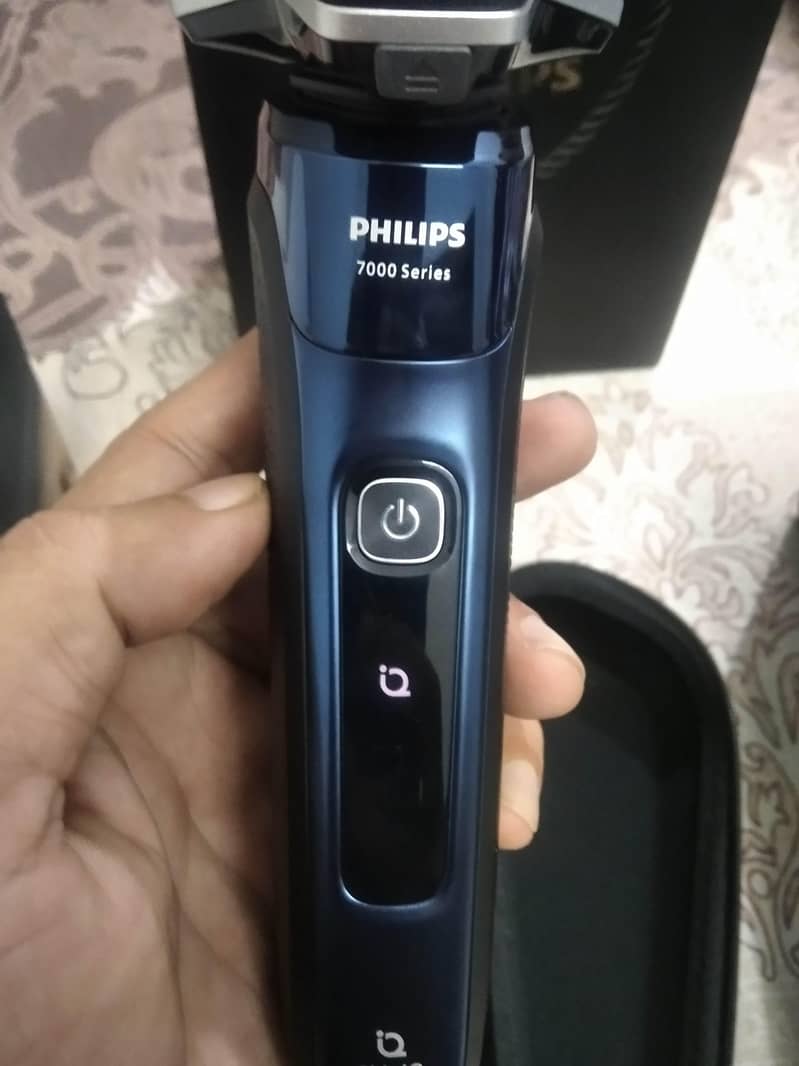Phillips 7000 series wet & dry shaver unused - Hair Care - 1104984089