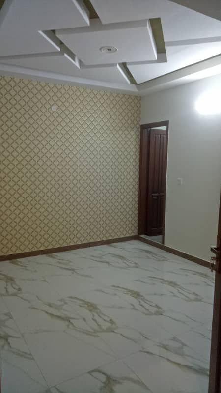 Software house / Call center 450 yards Ground Floor Tile Flooring Good ...