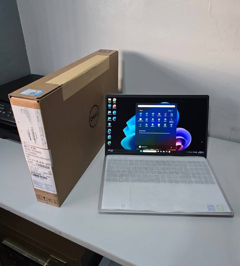 Dell XPS laptop Core i7 12th Generation, apple i3 core i5 10/10 ...