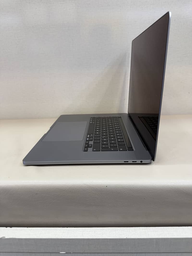 Apple Macbook Pro 2019 - 16" - Laptops - 1105112408