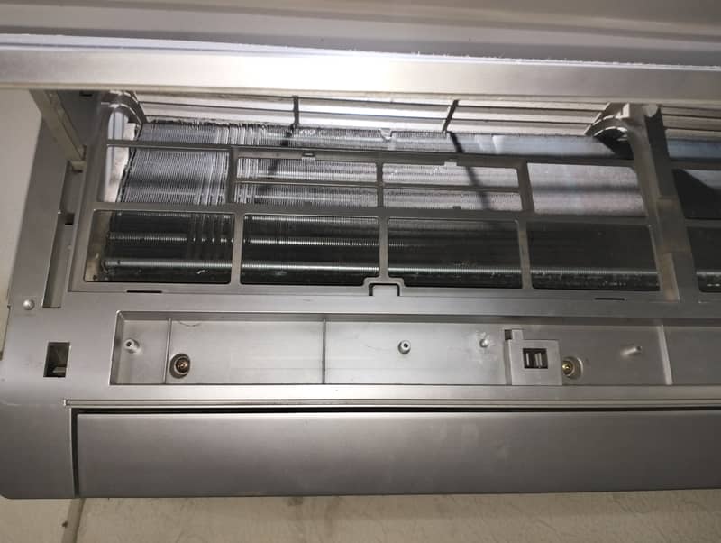 Galanz Split Ac One 1 & 1.5 ton Good Neat Condition Rarely Used - Air ...