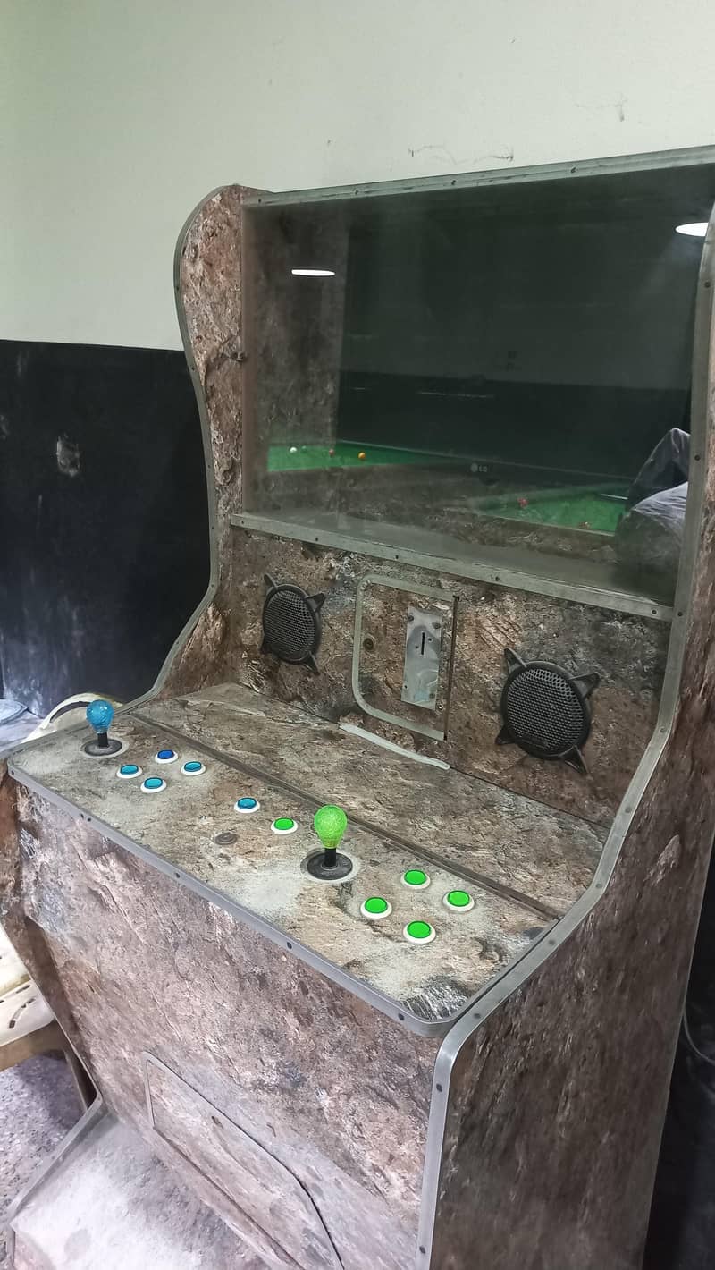 football game & video game in good condition - Toys - 1105314876