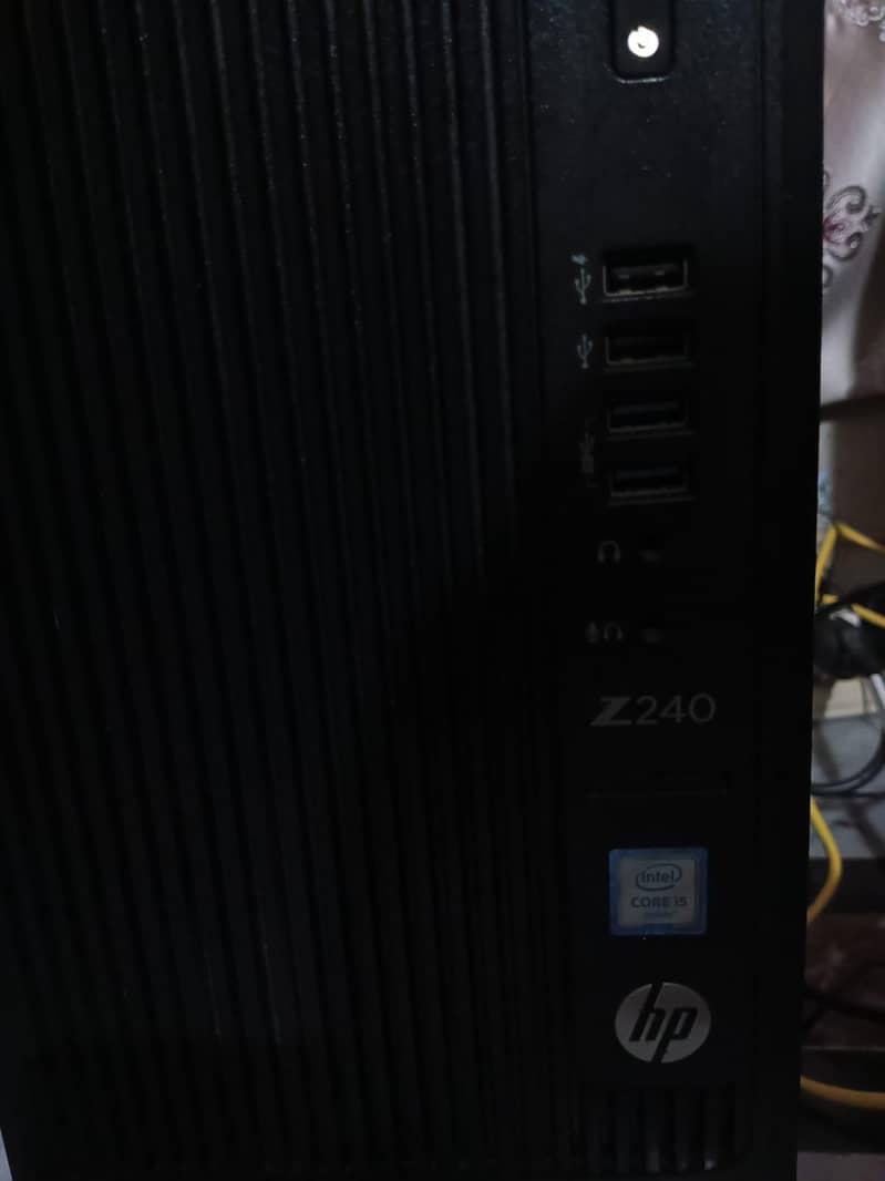 HP Z240 PC FOR SALE WITH 24 INCH MONITOR - Workstations - 1105476667