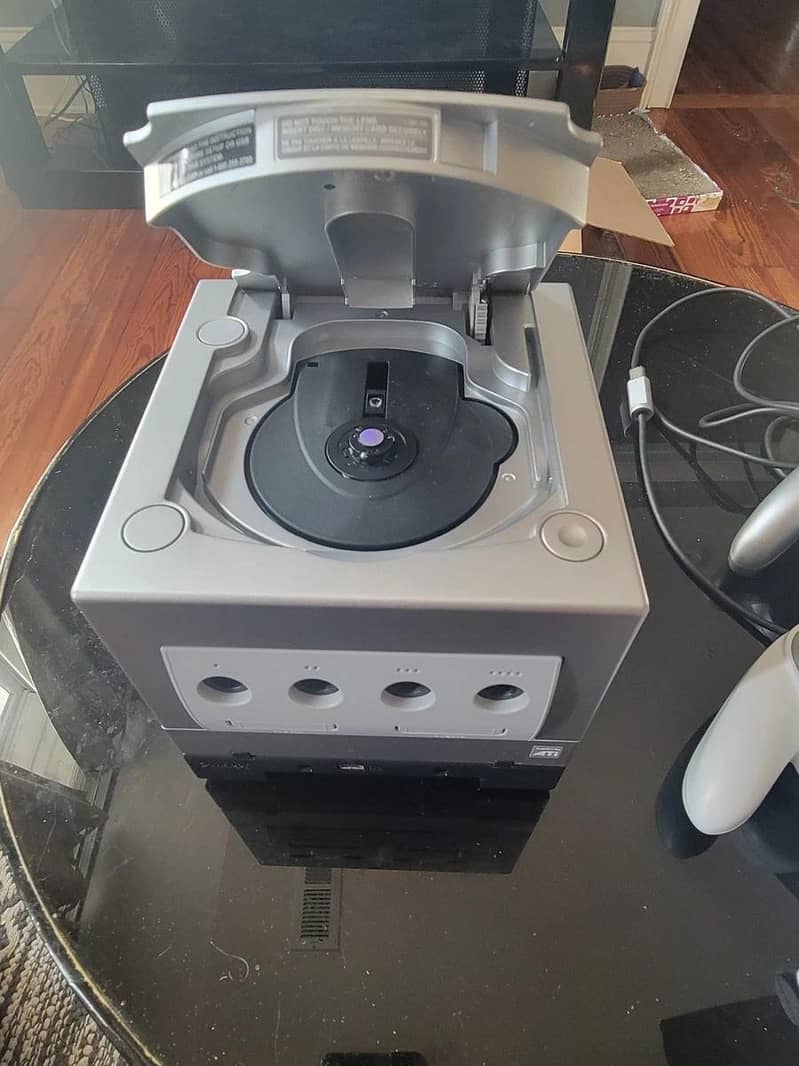 Silver Nintendo Gamecube Console. - Gaming Consoles - 1105487957