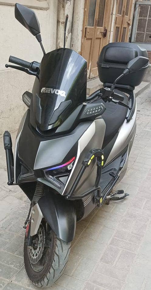 REVOO E52 / HEAVY ELECTRIC SCOOTY - Electric - 1105640438