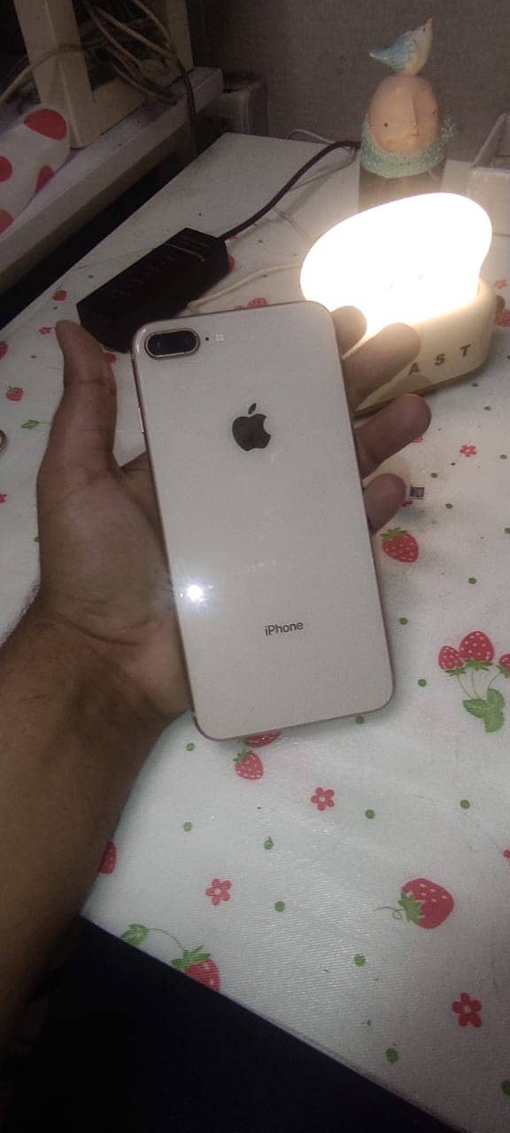 Apple iPhone 8 Plus - Mobile Phones - 1105693500