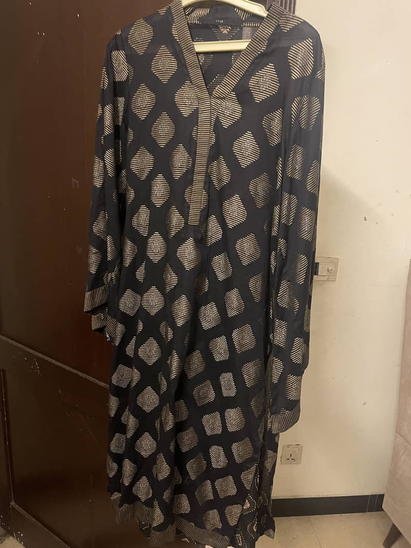 Clothes for sale - Eastern - 1105720400