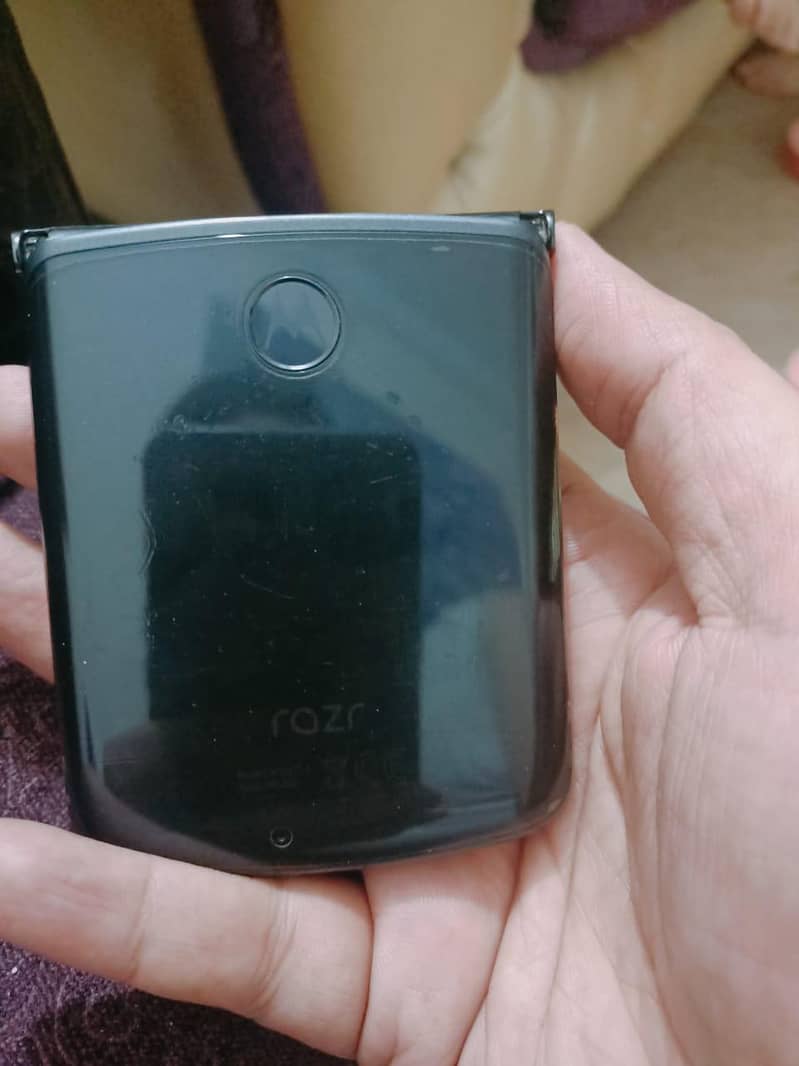 Motorola RAZR 5G - Mobile Phones - 1105725534