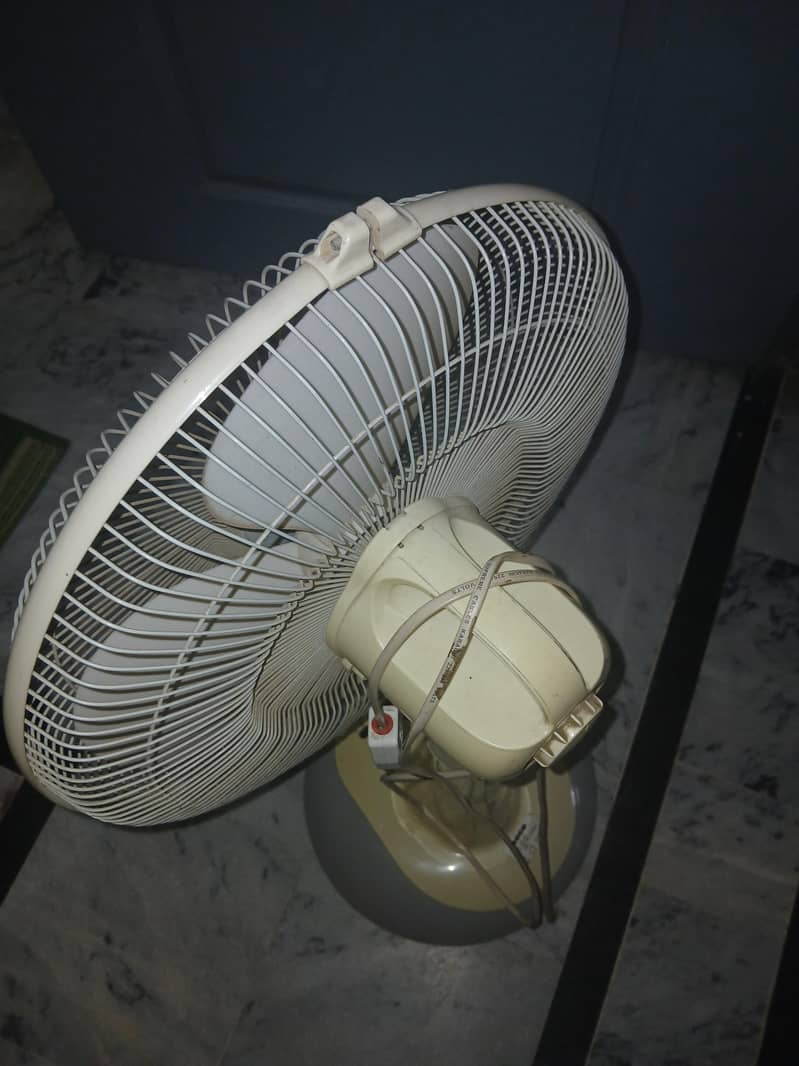 SoGo Charging Fan - Pedestal Fans - 1105751616