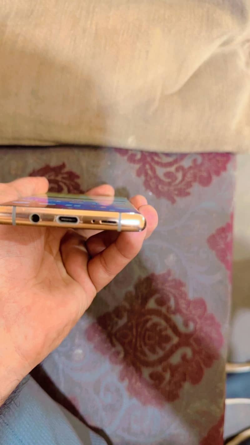 Docomo 5g - Mobile Phones - 1105784700