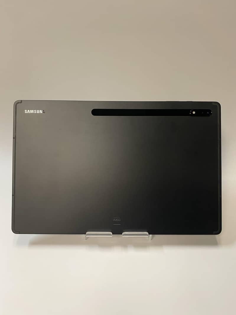 Galaxy Tab S8 Ultra with book cover - Tablets - 1105880980