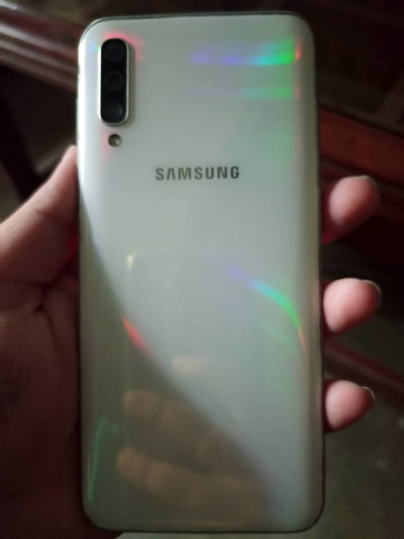 Samsung Mobile A50 - Mobile Phones - 1105899702