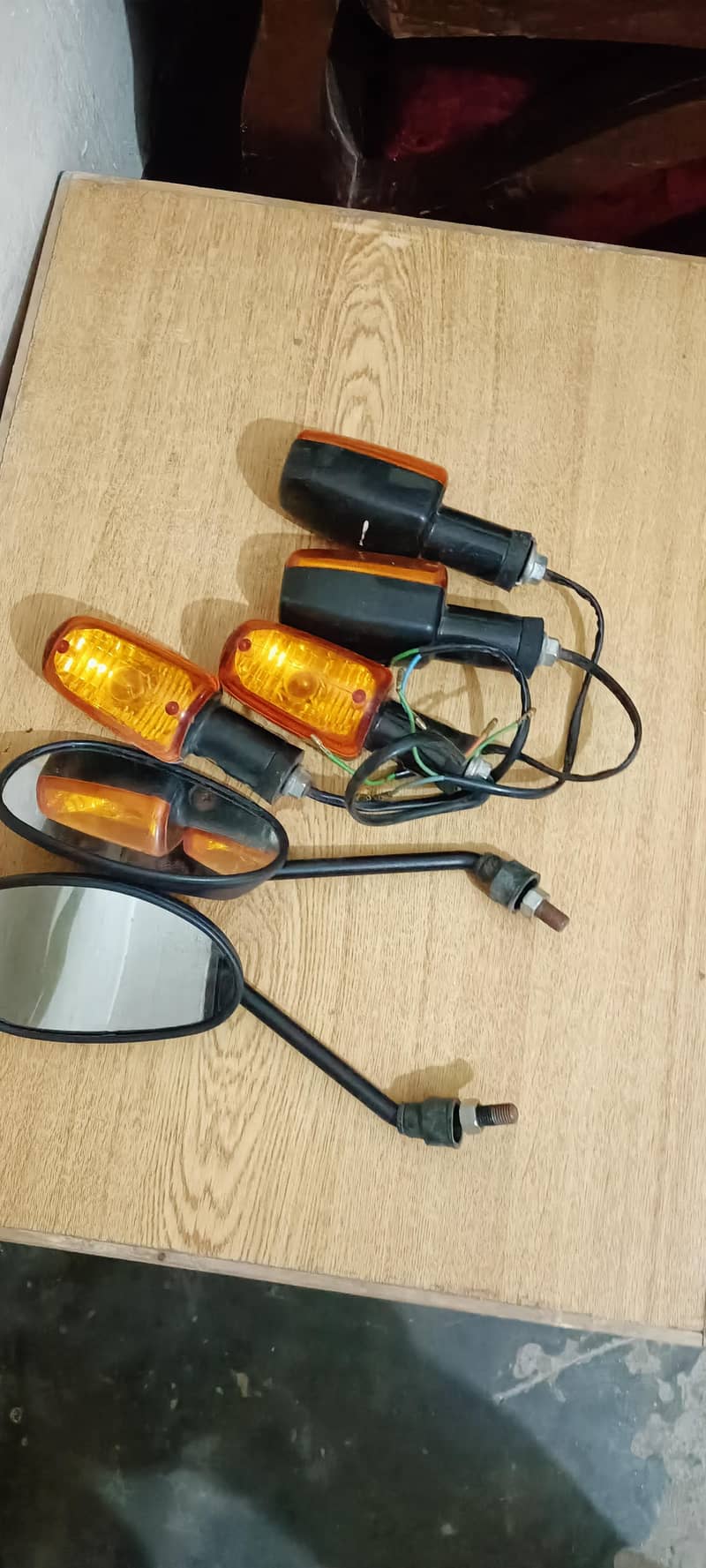 honda 70 side mirror hai indicators ni h sath - Lighting - 1105988649