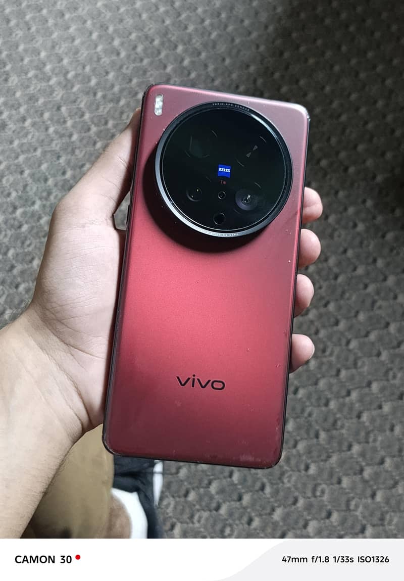 Vivo X200 Ultra – Red (Non PTA) - Mobile Phones - 1106003971