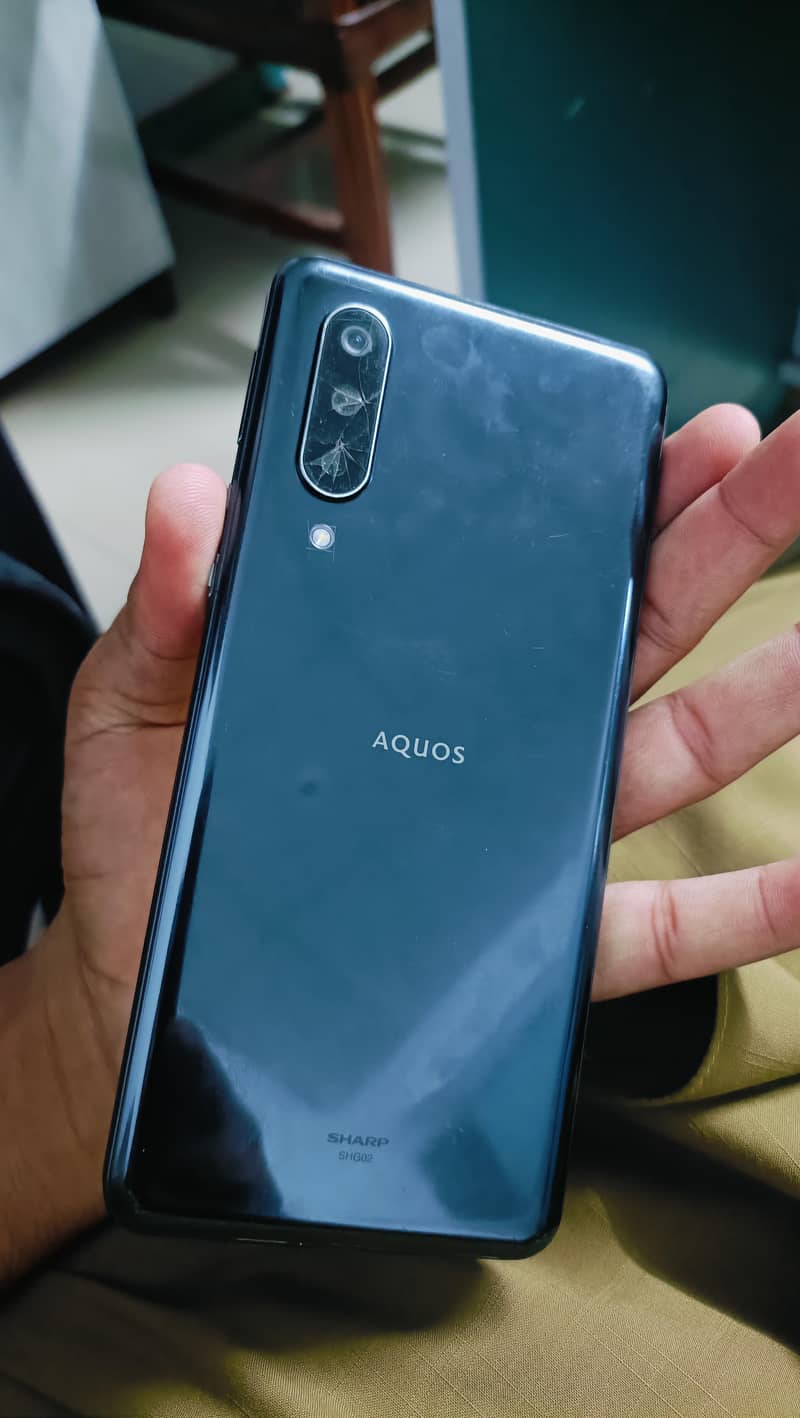 Aquos zero 5 g - Mobile Phones - 1106048440