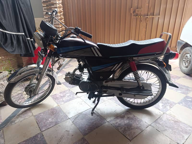 Hero 70 - Standard - 1106141993