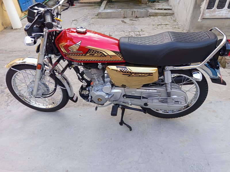 Honda | CG 125 | Gold Edition | Model 2025 - Standard - 1106215636