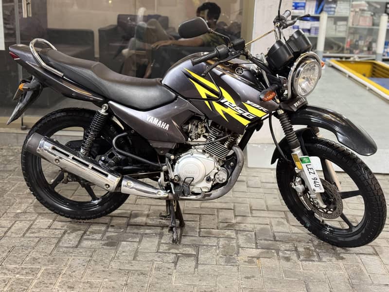 Yamaha YBR 125G Metallic Grey - Standard - 1106220431