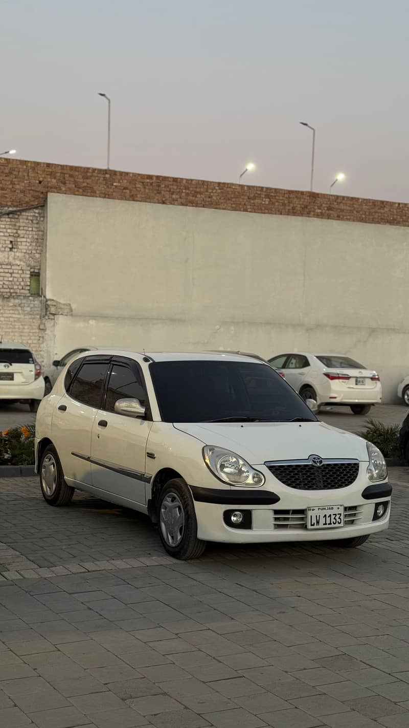 Toyota duet - Cars - 1106236772