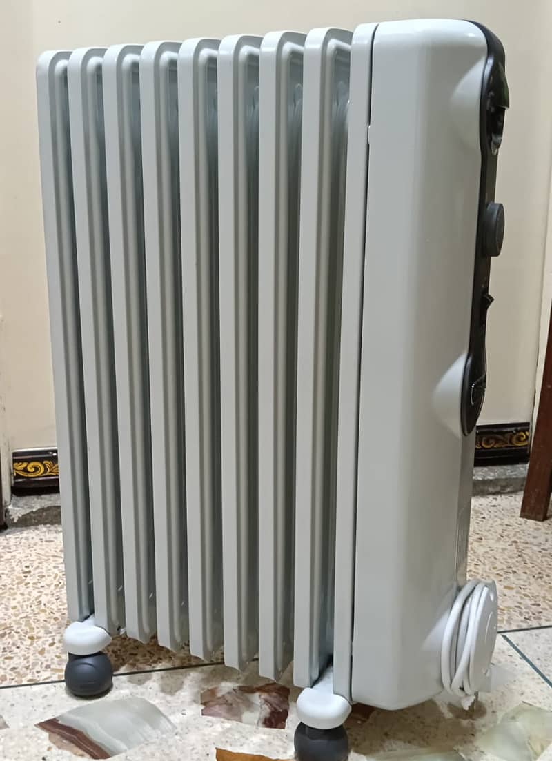 DeLonghi Electric Oil-Filled Radiator Heater – Brand New | Box Open ...