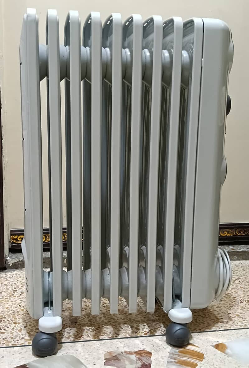 DeLonghi Electric Oil-Filled Radiator Heater – Brand New | Box Open ...