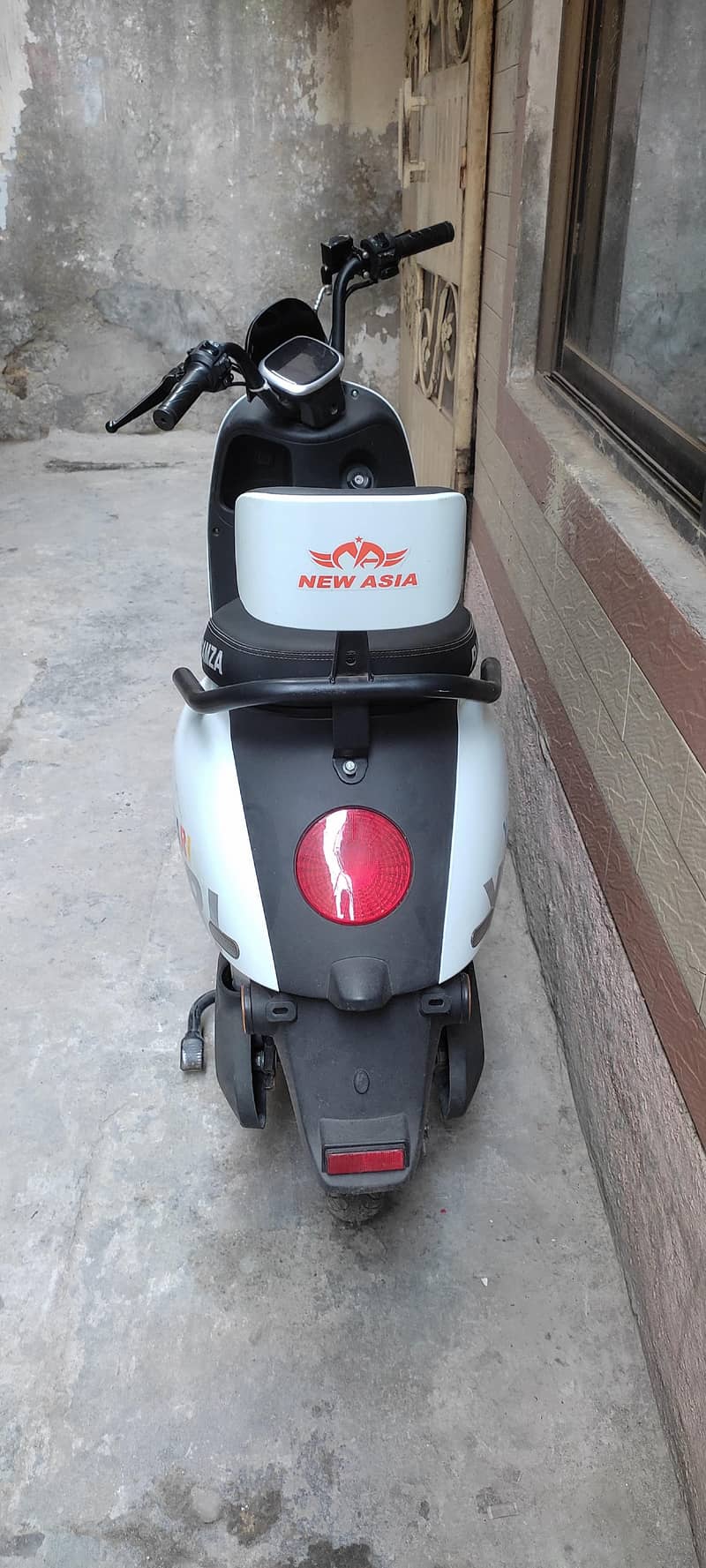 Electric Scooty - Electric - 1105968922
