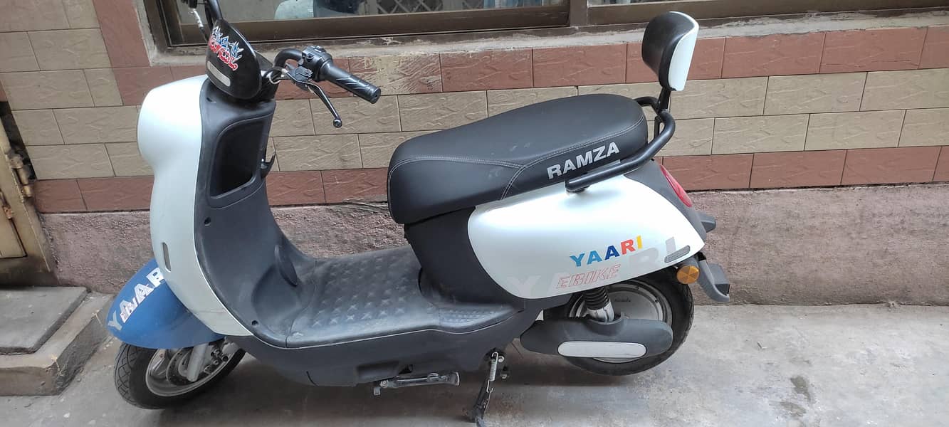 Electric Scooty - Electric - 1105968922