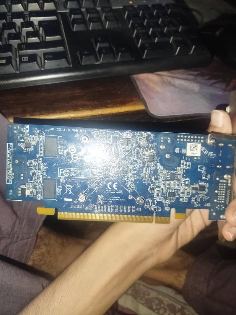selling my amd hd 8490 and gt 520 - Computer Components - 1106401644