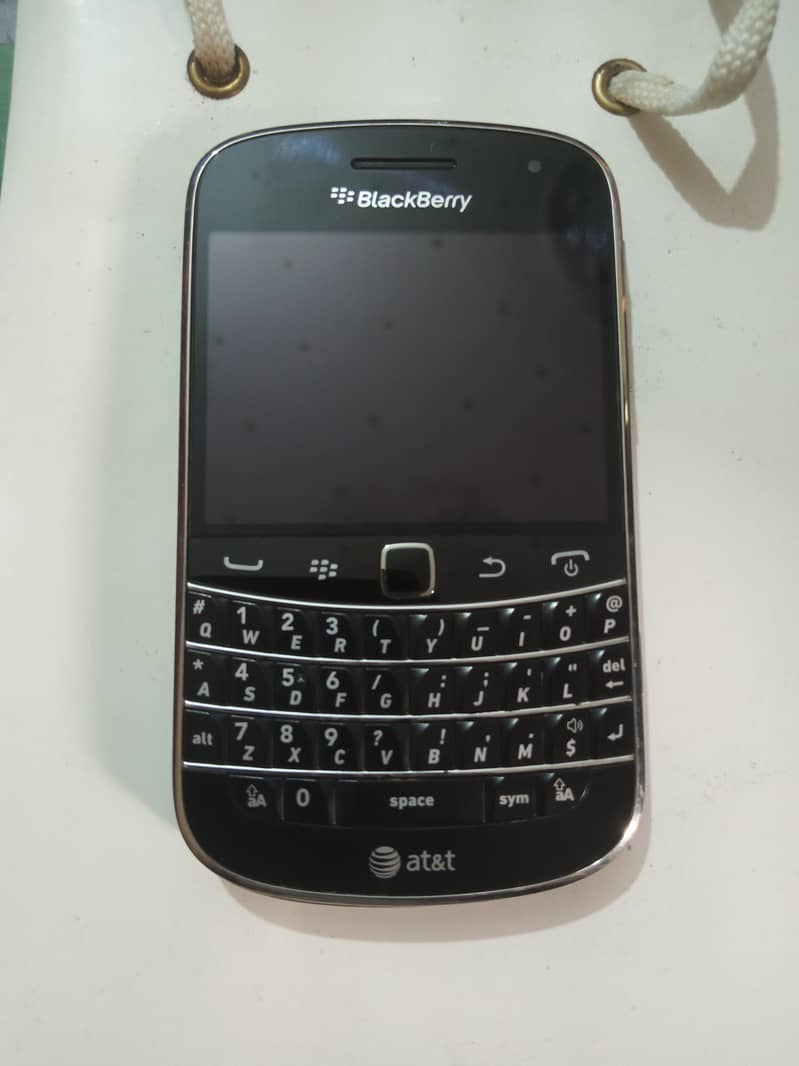 black berry Q10 and 9900 bold - Mobile Phones - 1106413489