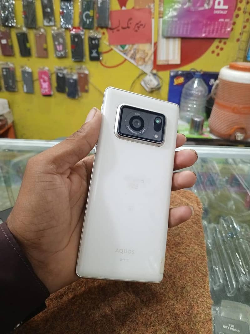 Gaming set Sharp Aquos R6 - Mobile Phones - 1106452632