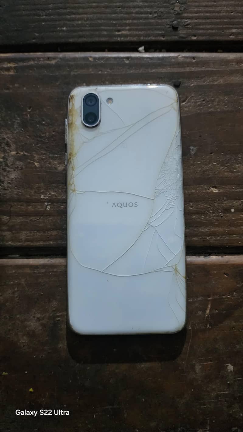 Sharp Aquos R2 - Mobile Phones - 1106474618