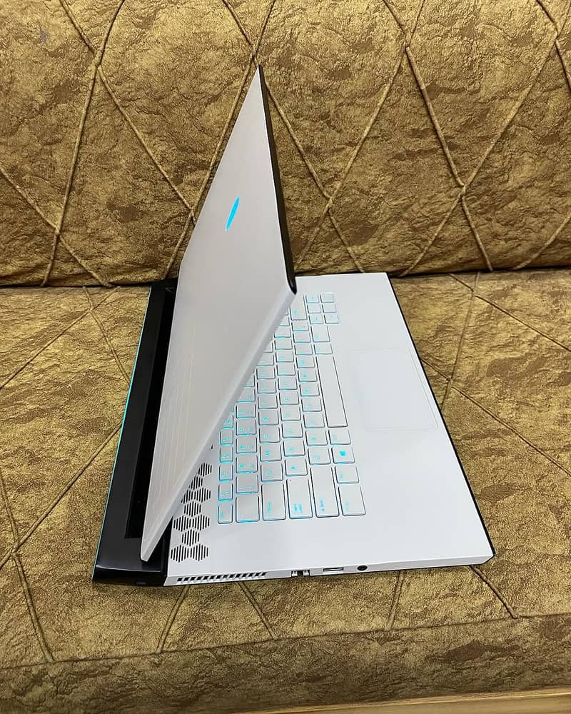 Alienware M15 R4 10th 16/512 3070 8GB 144Hz Gaming Laptop - Laptops ...