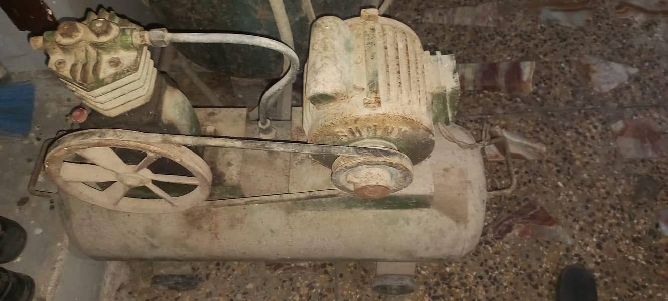 Air Compressor with Extra Air Tank - Air Compressors - 1106536483