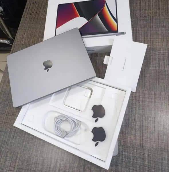 Apple MacBook M3 Pro cheap with complete box - Laptops - 1106552598