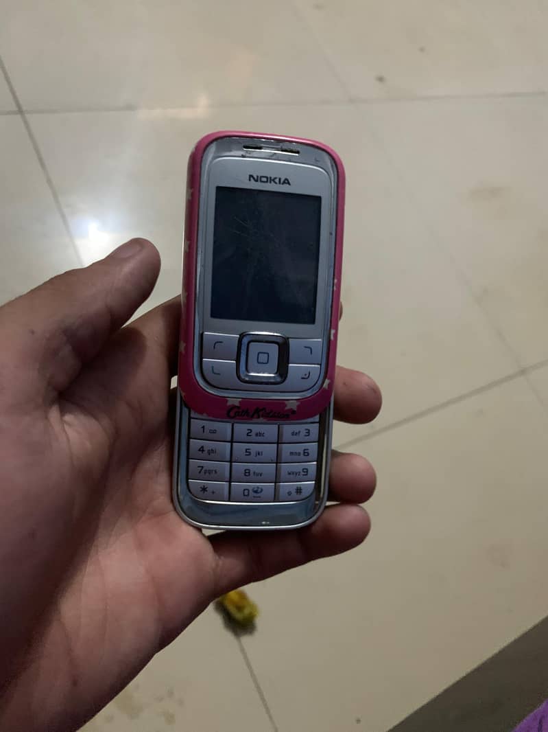 Nokia flip 111 - Mobile Phones - 1106562256