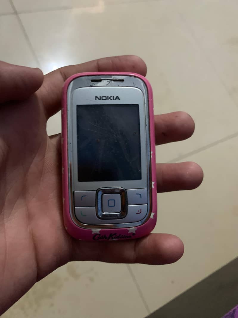 Nokia flip 111 - Mobile Phones - 1106562256