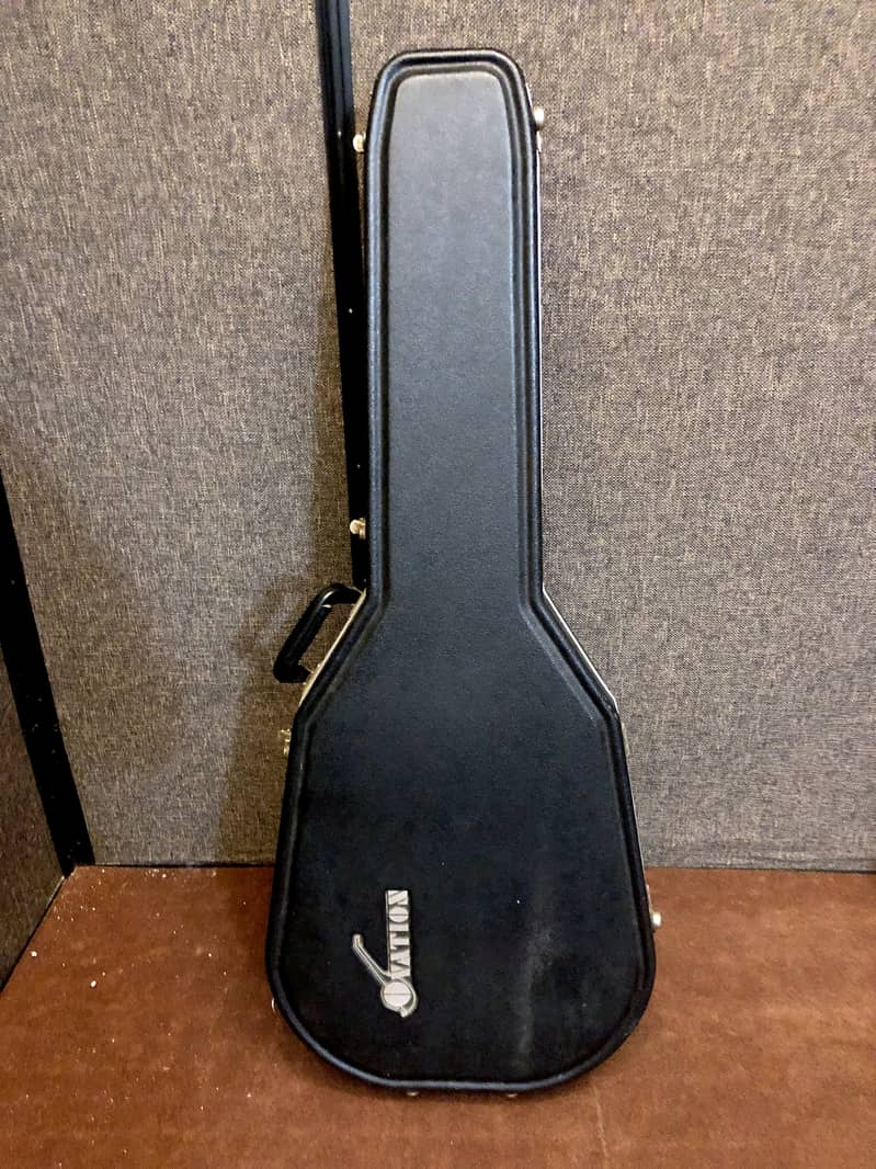 OVATION CELEBRITY CC44 Guitar with Original Ovation Flight Case ...