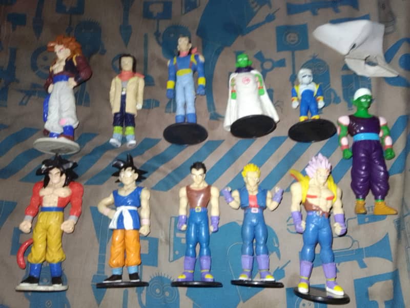 Beyblade, DC , marvel, transformers,Ben 10 , dragon ball GT figures ...